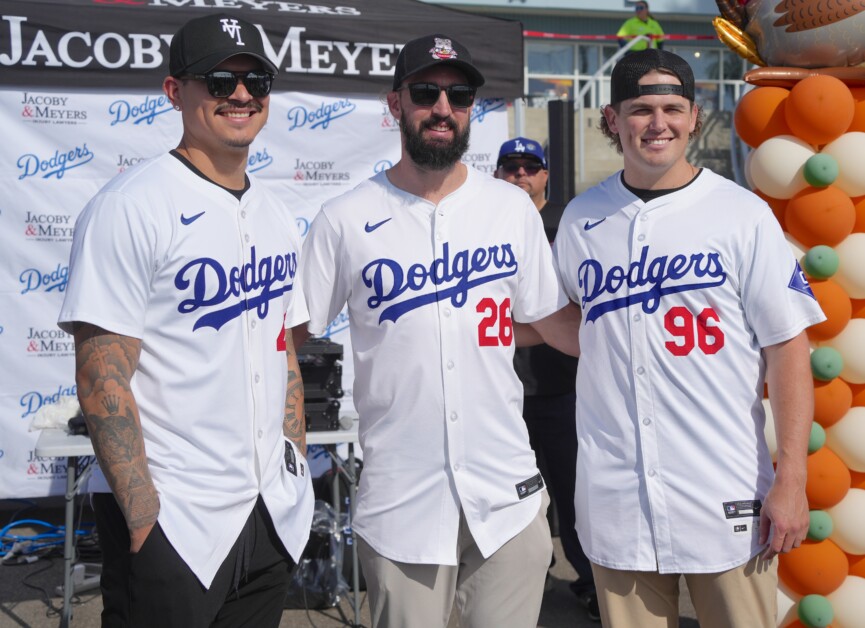 Anthony Banda, Tony Gonsolin & Landon Knack Distribute Thanksgiving ...