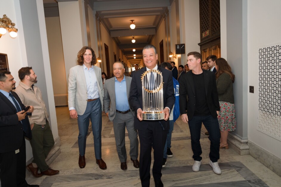 Dodgers Owners, Dave Roberts & Tyler Glasnow Among Group To Visit ...